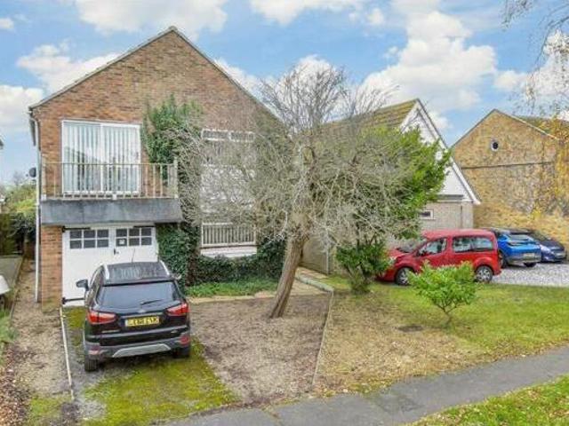 Victoria Road West, Littlestone, 4 Bedroom Detached