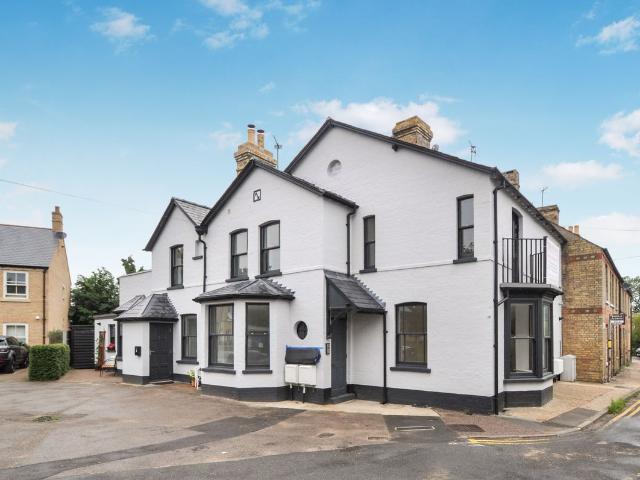 Victoria Square, Huntingdon PE29, 1 bed flat to rent, £975 pcm | PrimeLocation