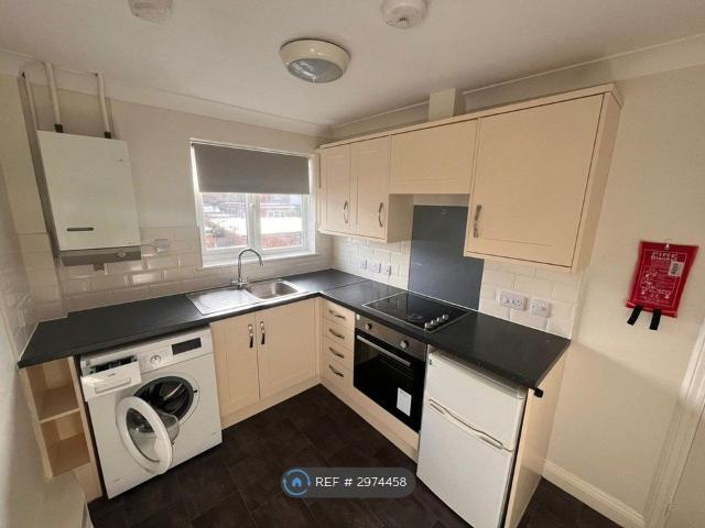 Victoria St, Aylesbury HP20, Studio to rent, £740 pcm | PrimeLocation