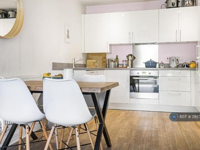 Victoria St, St Albans, AL1 2 bed flat to rent £1,850 pcm £427 pw