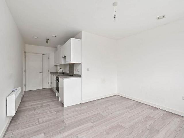 Victoria Street, Basingstoke, RG21 1 bed apartment to rent £1,075 pcm £248 pw
