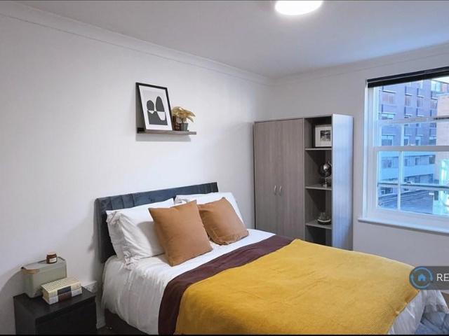 Victoria Street, Bristol, BS1 2 bed flat to rent £2,000 pcm £462 pw
