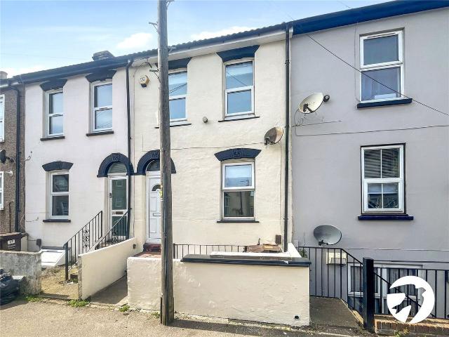 Victoria Street, Gillingham ME7, 4 bed terraced house to rent, £1,650 pcm | PrimeLocation