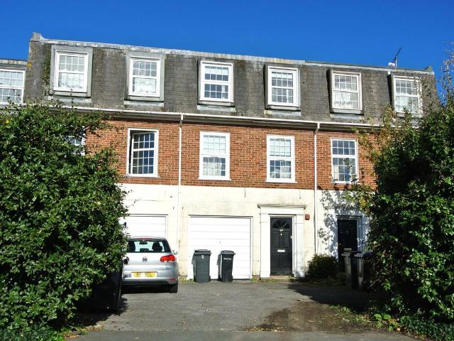 Victoria Street, Englefield Green TW20, 5 bed town house to rent, £2,750 pcm | PrimeLocation