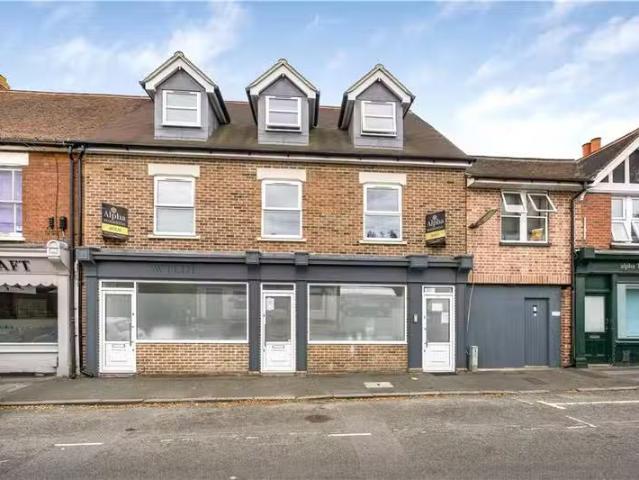 Victoria Street, Englefield Green, Egham300, Surrey, TW20 0QY