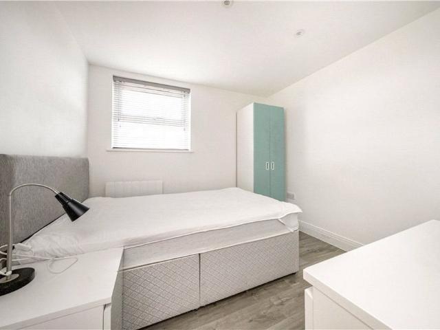 Victoria Street, Englefield Green, Egham300, Surrey, TW20 0QY