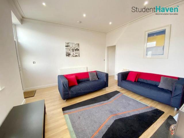 Victoria Street, Huddersfield HD5 3 bed house to rent £1,313 pcm £303 pw