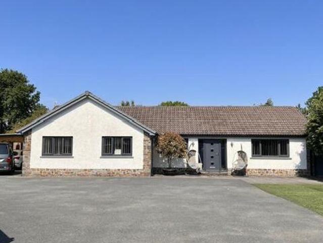 Victoria Street, Llandovery, 3 Bedroom Bungalow
