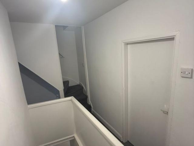 Victoria Street, Mansfield NG18, 3 bed maisonette to rent, £800 pcm | PrimeLocation