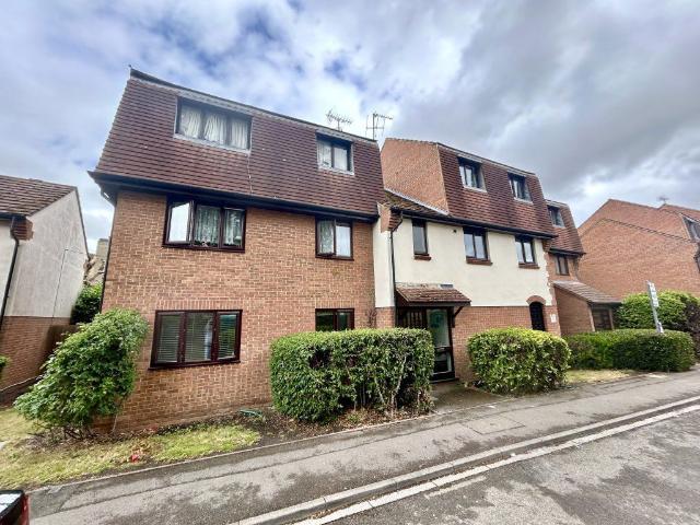 Victoria Street, Slough SL1, 1 bed flat to rent, £1,100 pcm | PrimeLocation