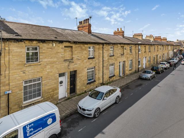 Victoria Street, Wetherby, West Yorkshire LS22, 2 bed terraced house to rent, £1,000 pcm | PrimeLocation