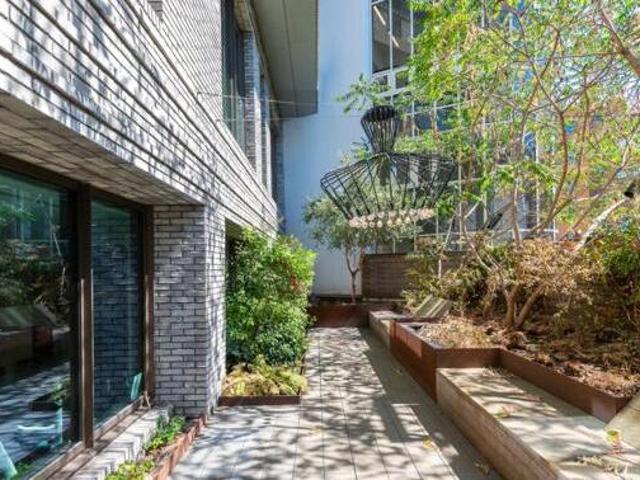 Victoria Street, Westminster, Studio Flat For