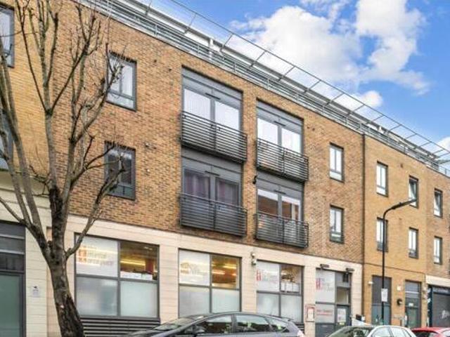 Victorian Grove, London, 2 Bedroom Apartment