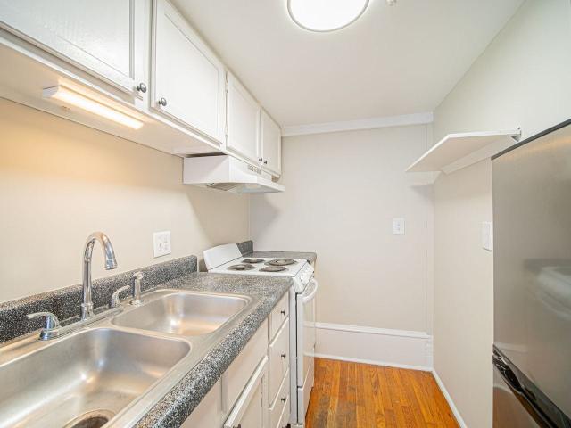 Victorian Village Apartments Studio Apartment for Rent at 39 Trammell St Sw, Marietta, GA 30064