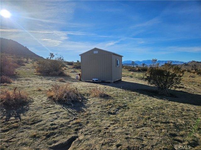 Vic Ave, Lancaster, CA 93535
