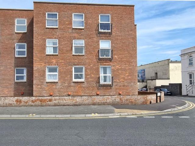 Vicarage Court, Vicarage Street, Burnham On Sea TA8, 2 bed detached house to rent, £925 pcm | PrimeLocation