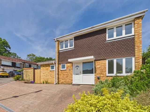 Vicarage Close, Hemel Hempstead HP1, 4 bed detached house to rent, £2,500 pcm | PrimeLocation