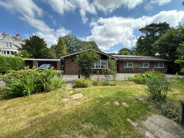 Vicarage Close, Kingswood, Tadworth KT20, 4 bed detached bungalow to rent, £3,500 pcm | PrimeLocation
