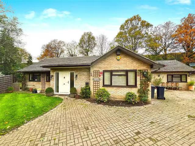 Vicarage Crescent, Egham, Surrey, TW20 9JP