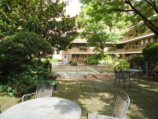 Vicarage Crescent, London SW11, 2 bed flat to rent, £2,200 pcm | PrimeLocation