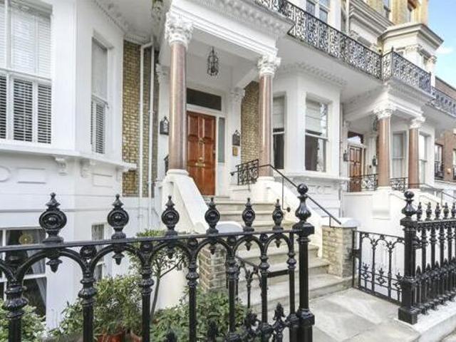 Vicarage Gate, Kensington, 2 Bedroom Apartment