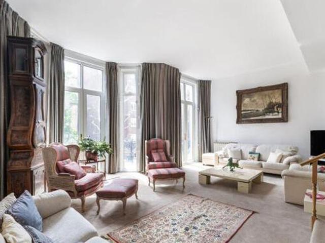 Vicarage Gate, Kensington, 4 Bedroom Flat