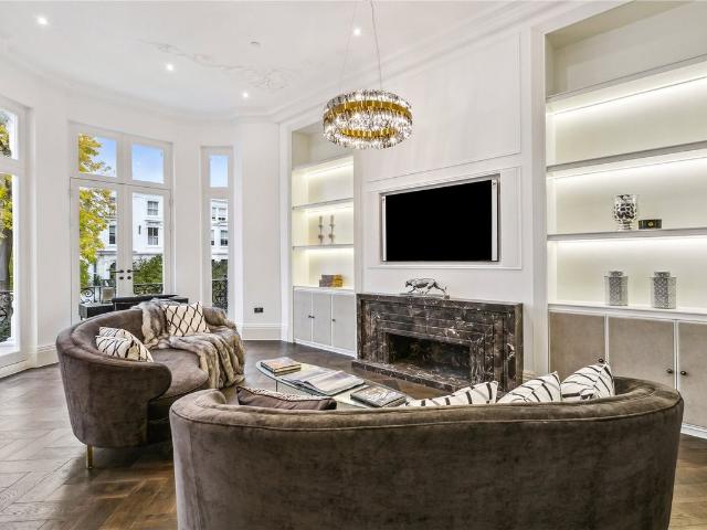 Vicarage Gate, Kensington W8, 2 bed flat to rent, £13,700 pcm | PrimeLocation
