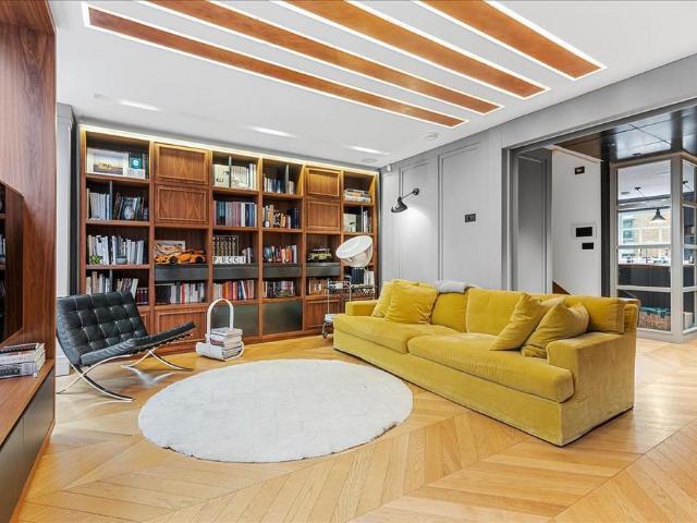 Vicarage Gate London 4 bed townhouse to rent £27,950 pcm £6,450 pw