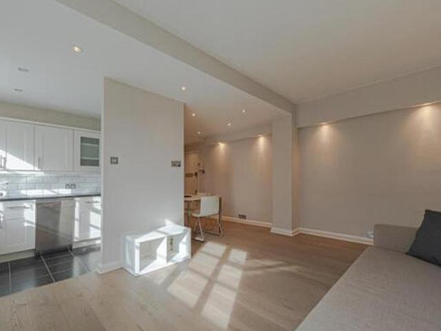 Vicarage Gate, London, 1 Bedroom Apartment