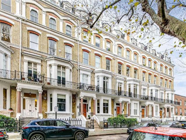 Vicarage Gate, London W8 4 bed flat to rent £13,000 pcm £3,000 pw