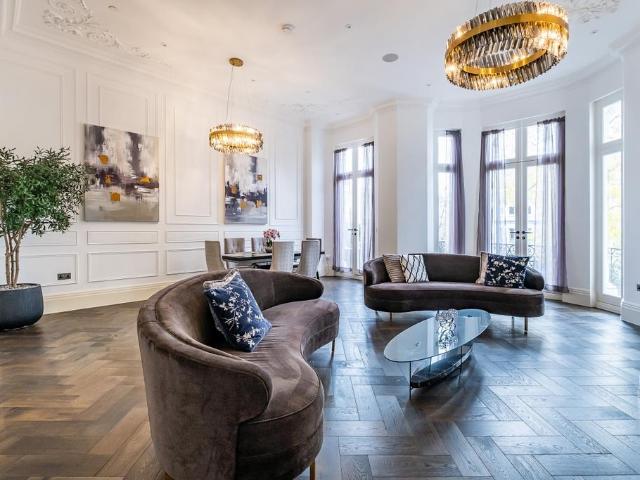 Vicarage Gate London W8 2 bed apartment to rent £13,700 pcm £3,162 pw