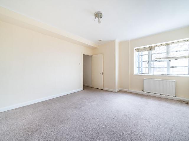 Vicarage Gate, London W8, 2 bed flat to rent, £3,000 pcm | PrimeLocation