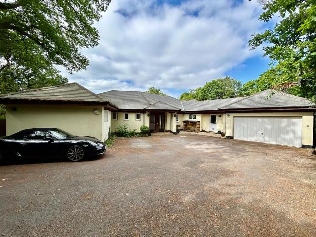 Vicarage Hill, Farnham 5 bed detached house to rent £5,500 pcm £1,269 pw