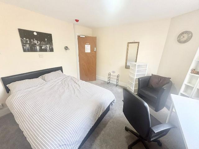 Vicarage Road, Birmingham B18, Room to rent, £600 pcm | PrimeLocation