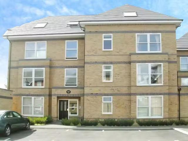 Vicarage Road, Egham, Surrey, TW20 9GL