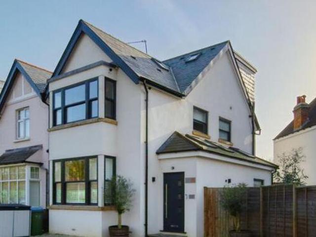Vicarage Road, Hampton Wick, 4 Bedroom Semi detached