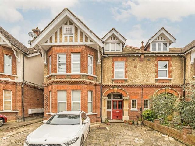 Vicarage Road, Kingston Upon Thames KT1 1 bed flat to rent £1,795 pcm £414 pw
