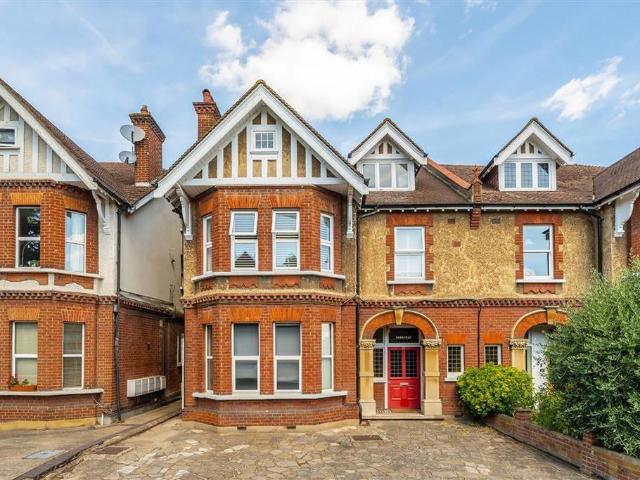Vicarage Road, Kingston Upon Thames KT1 2 bed flat to rent £2,595 pcm £599 pw