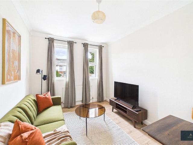 Vicarage Road, London E10, 1 bed flat to rent, £1,650 pcm | PrimeLocation