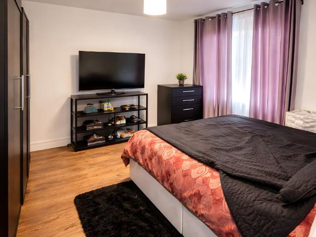 Vicarage Road, London E15, Room to rent, £995 pcm | PrimeLocation