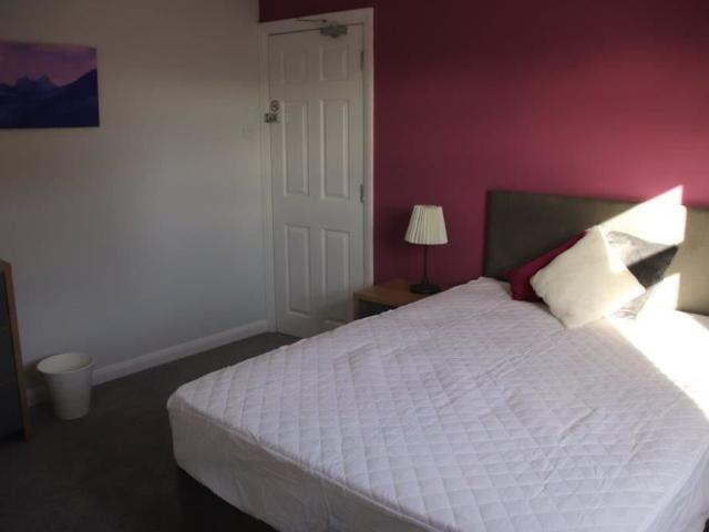 Vicarage Road, Watford WD18, Room to rent, £900 pcm | PrimeLocation