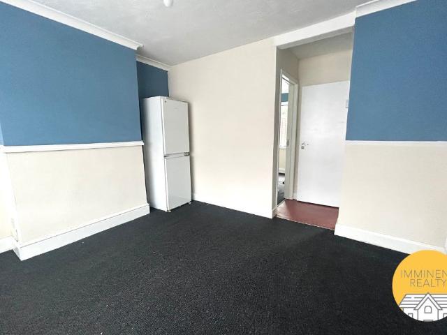 Vicarage Road, West Bromwich B71, 3 bed terraced house to rent, £1,100 pcm | PrimeLocation