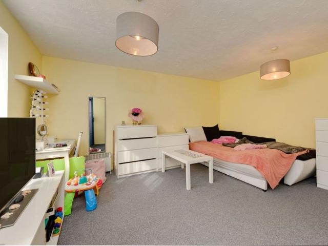Vicars Bridge Close, HA0, London