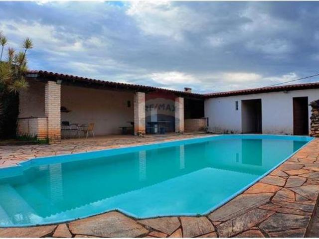 VICENTE PIRES CASA CONFORTÁVEL UMA SUITE E PISCINA