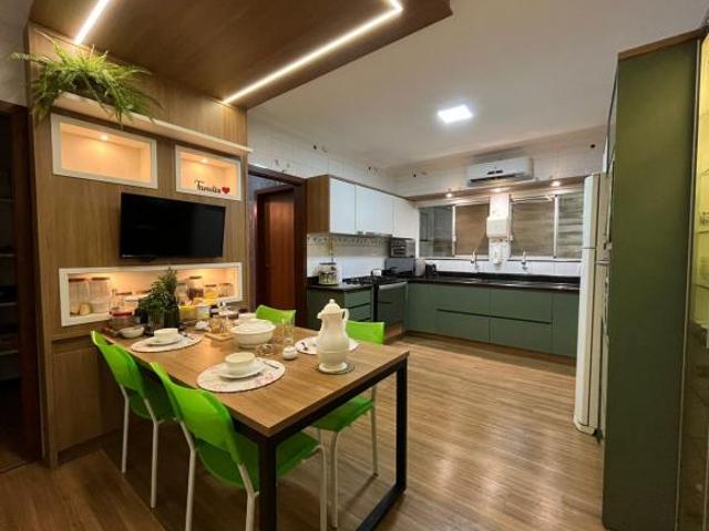 Vicente Pires Rua 4 Casa Nascente 4Qts com Lazer Completo em Lote 800m²