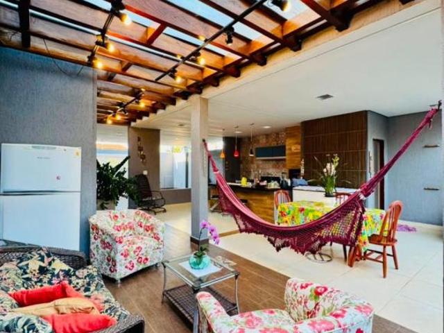Vicente Pires, Rua 03 | Lote 400m² | 3 quartos, 2 suítes | Área gourmet | Rica em armários