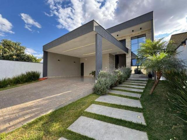 Vicente Pires Rua 10 Lote 600m² 4 Quartos, 3 Suítes Closet Rica em armários Lazer completo