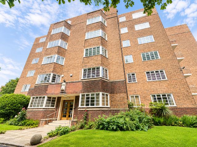 Viceroy Close, Birmingham B5, 2 bed flat to rent, £1,250 pcm | PrimeLocation
