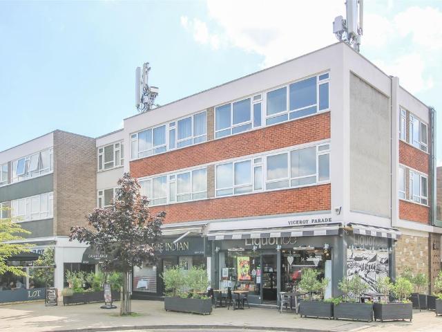Viceroy Parade, Hutton Road, Shenfield, Brentwood CM15, 2 bed flat to rent, £1,350 pcm | PrimeLocation