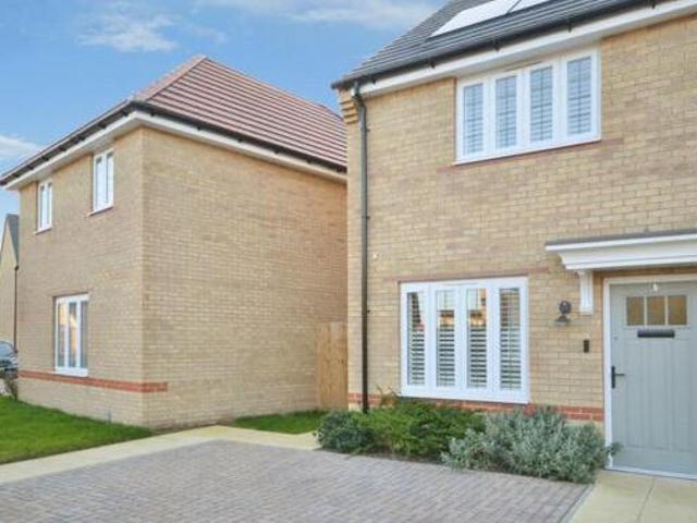 Vickers Close, Felixstowe, 2 Bedroom Semi detached